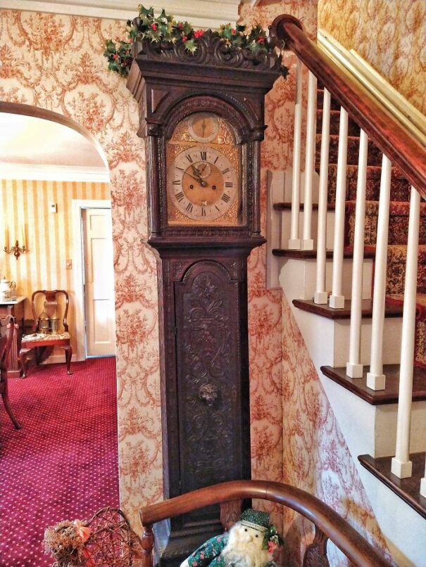 20 People Shared Pics Of The Oldest Object In Their House, As Shared By ...