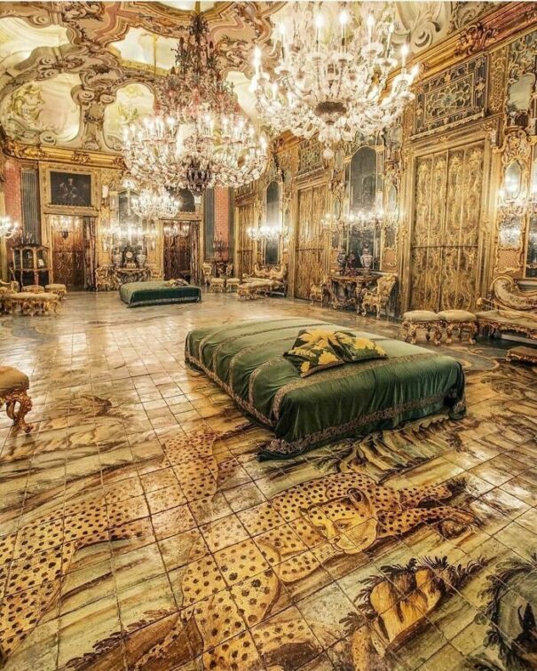 20 Funny, Weird, And Over-The-Top Designs People Chose To Decorate ...