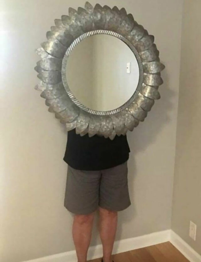 20 Times People Took Creative And Funny Pictures To Sell Their Mirrors ...
