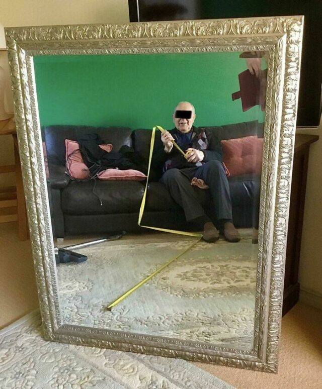 20 Times People Took Creative And Funny Pictures To Sell Their Mirrors ...