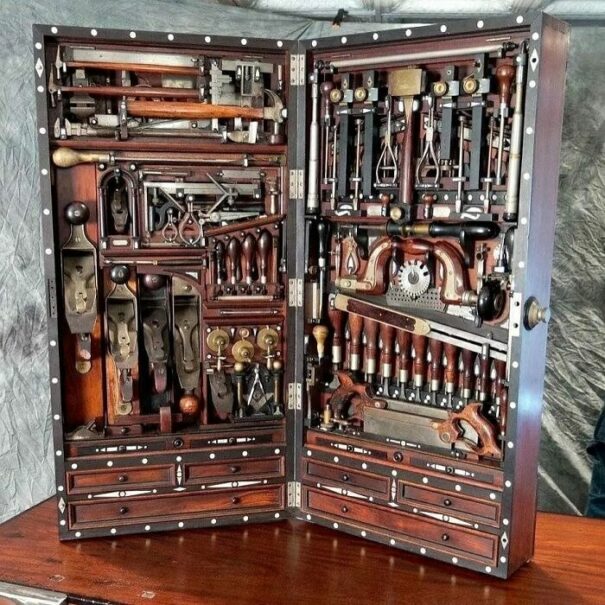 30 “Crazy Woodworking Projects” That Demonstrate The Mad Talent And ...