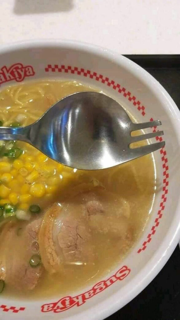 30 Confusing Images Without Context That Might Make You Question Things ...