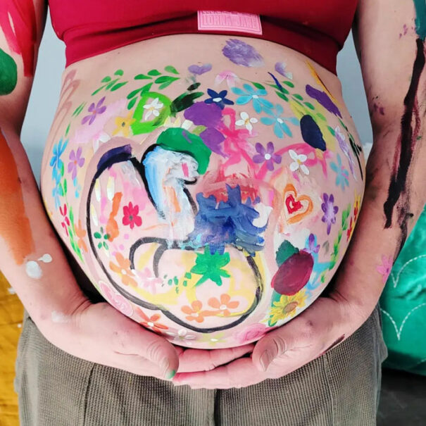 20 Women Shared Pictures Of Their Baby Bumps That Show Body Diversity ...