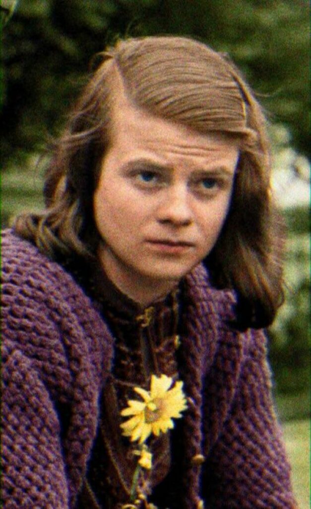 30 Beautifully Colorized Photos From The "History In Color" Instagram ...