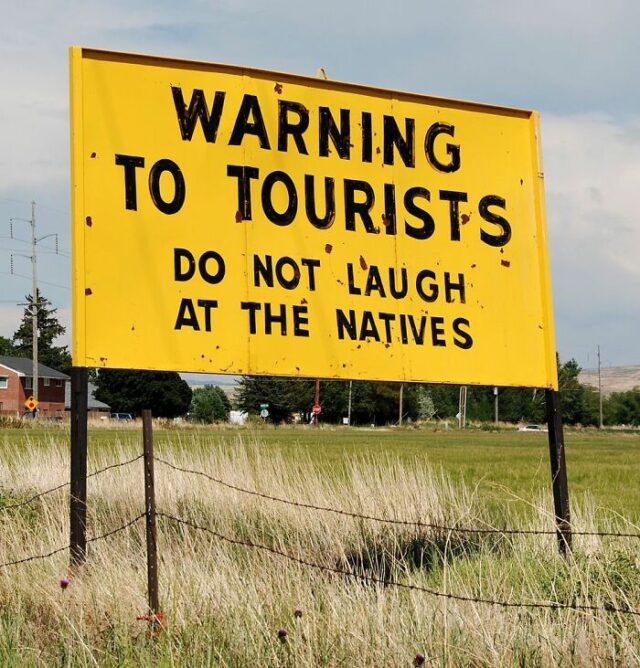 20 Of The Most Unusual And Hilarious Signs Shared In This Online ...