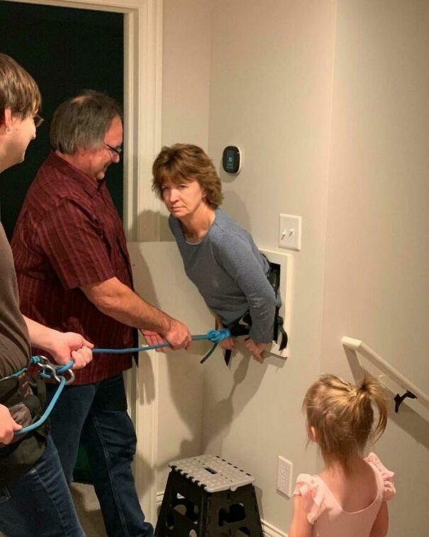 30 Times This Instagram Account Shared Random Memes That Are Completely ...