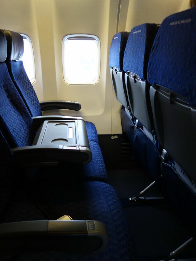 20 Plane-Travel Hacks And Etiquette Rules To Make Your Journey More ...