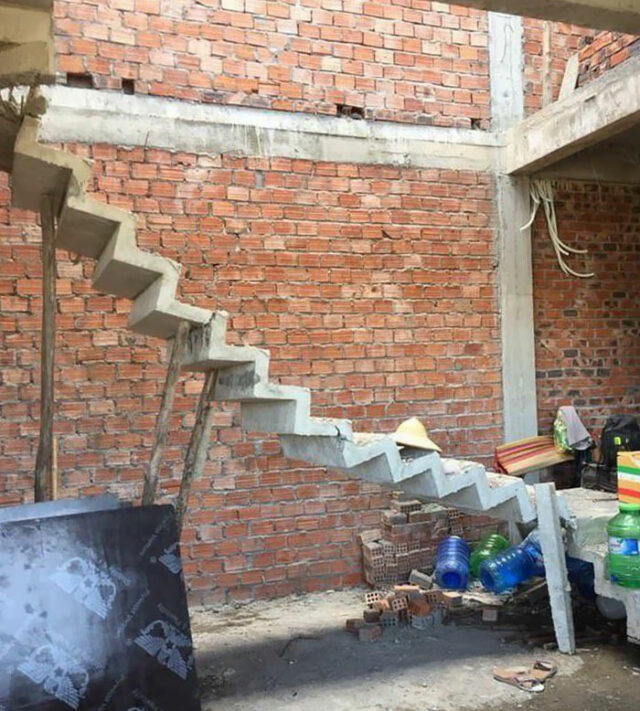 20 Of The Most Bizarre Stairs, As Shared By People Online | DeMilked