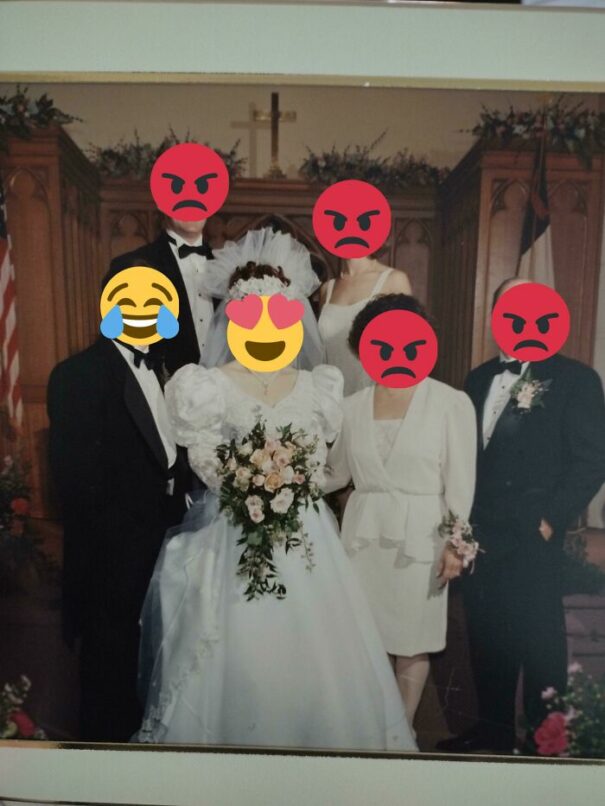 20 Most Cringeworthy Things People Encountered At Weddings | DeMilked