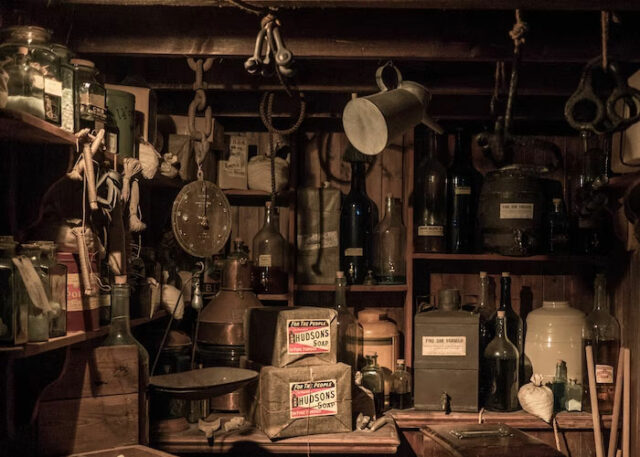 20 Times People Discovered Creepy And Unsettling Things In Homes | DeMilked