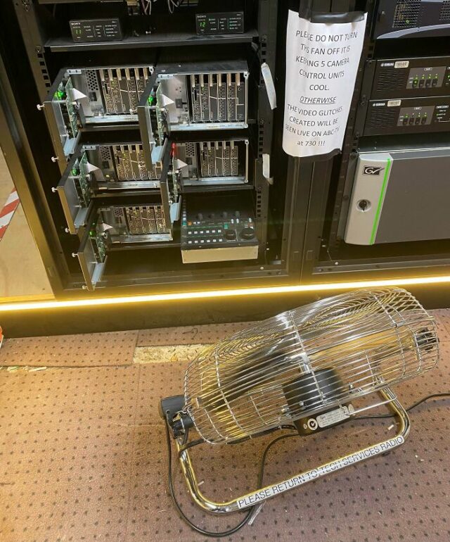 20 Of The Worst Situations Dealt By Tech Support Workers | DeMilked