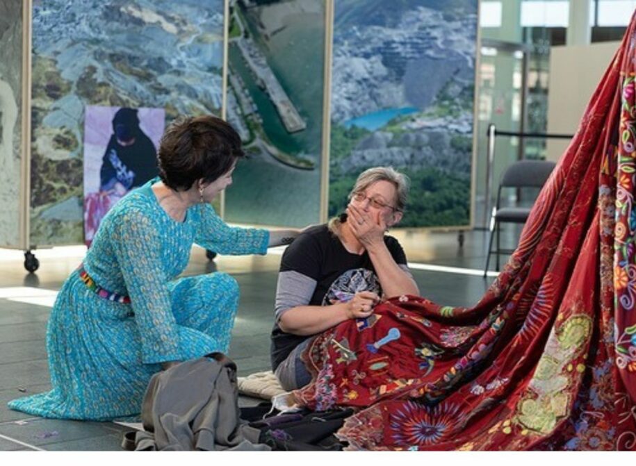 343 Embroiderers In 46 Countries Joined Hands To Make This "Red Dress ...