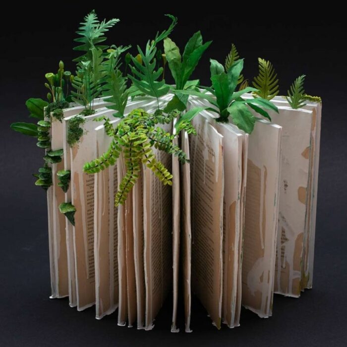 15 Times This Artist Used Vintage Books To Place Her Miniature ...
