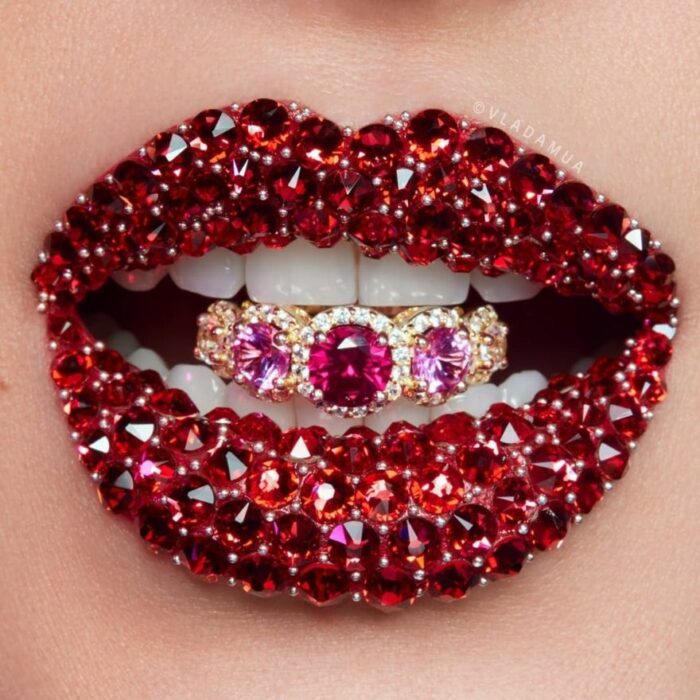 15 Times This Makeup Artist Created Stunning Art By Using Lips As Her ...