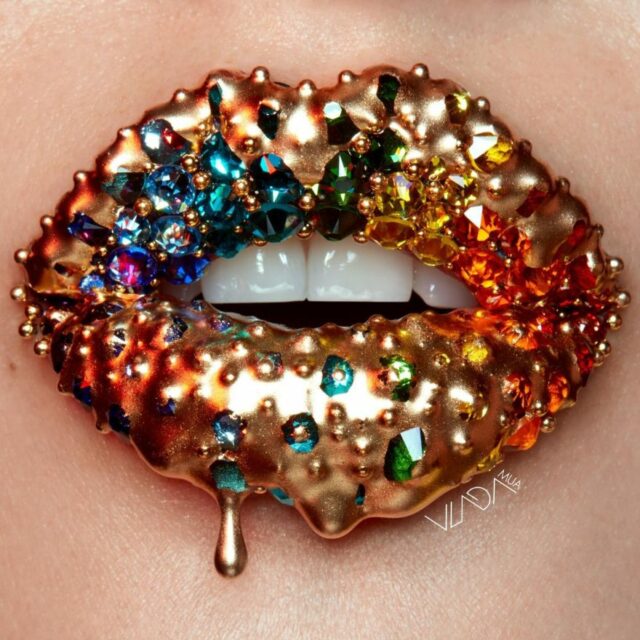 15 Times This Makeup Artist Created Stunning Art By Using Lips As Her ...
