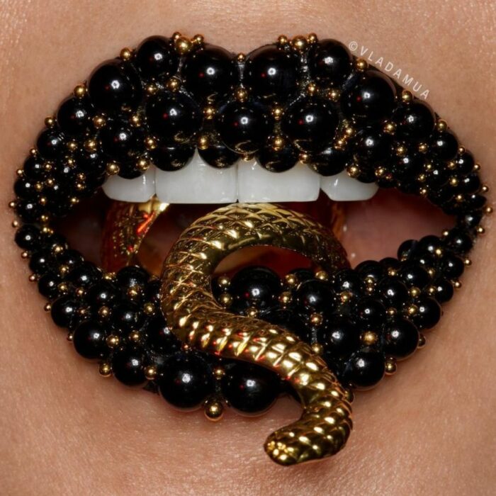 15 Times This Makeup Artist Created Stunning Art By Using Lips As Her ...