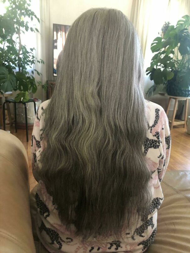 20 Photos Of Long Hairdos In All Their Glory, Shared In This Dedicated ...