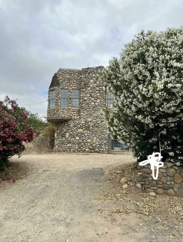 20 Architectural Fails That Led To These Poor Designs | DeMilked