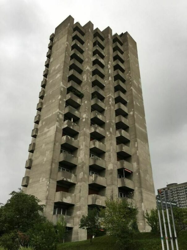 20 Architectural Fails That Led To These Poor Designs | DeMilked