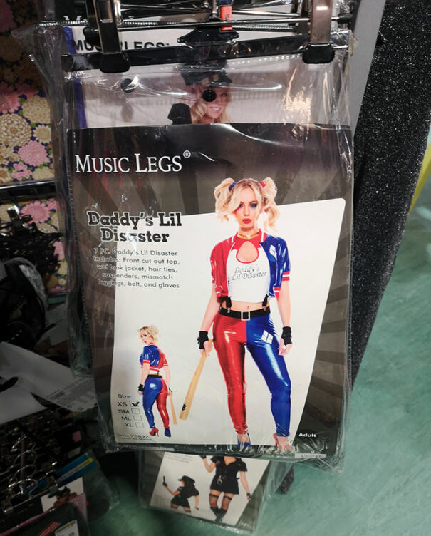 20 Bizarre Off-Brand Halloween Costumes That Are Too Hilarious Not To ...