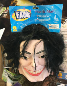 20 Bizarre Off-Brand Halloween Costumes That Are Too Hilarious Not To ...