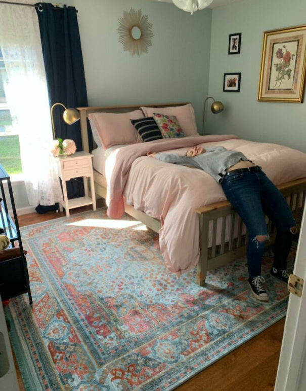 30 Pics From An Online Group Dedicated To Appreciating Female Living ...