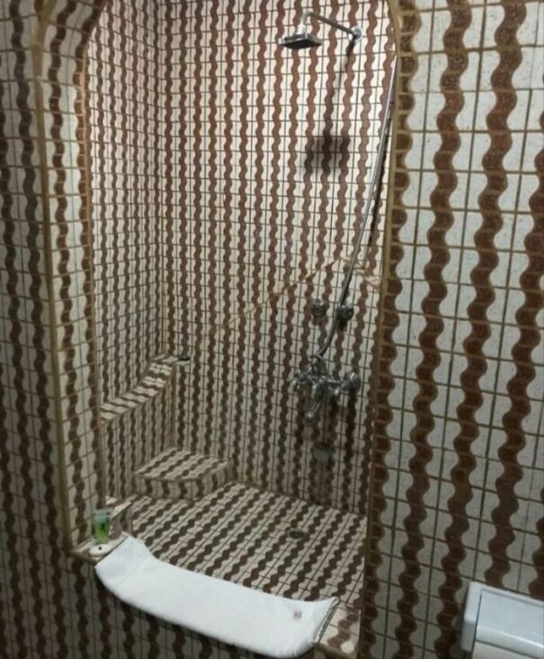 20 Times People Found Terrible Home Décor Choices And Roasted Them On ...