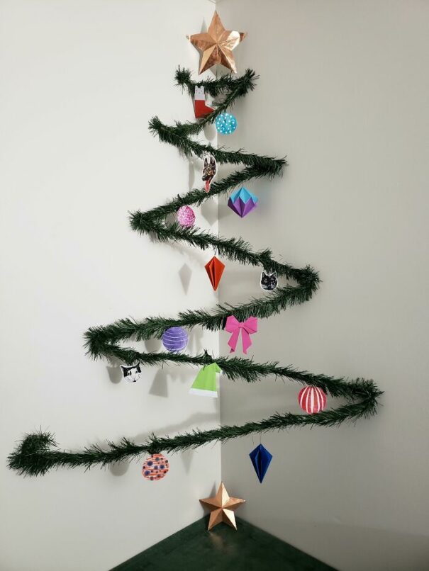 30 Of The Most Creative Christmas Trees Of The Season | DeMilked