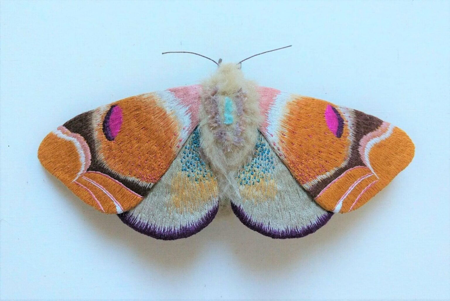 This Artist Creates Fiber Moths With Detailed Colorful Wings (15 Pics ...