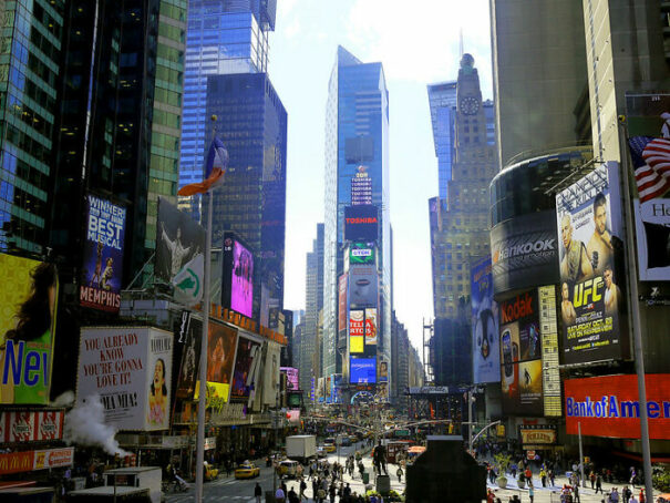 20 Unique American Lifestyle Signs, According To People In This Online ...