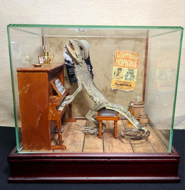 20 Funny Examples Of Taxidermy Gone Horrifically Wrong | DeMilked