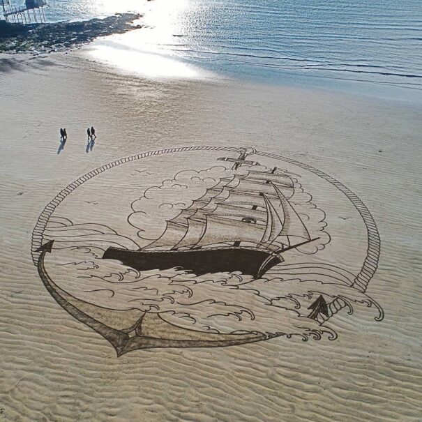 20 Times This Artist Created Enormous Sand Drawings Just To Be Washed ...