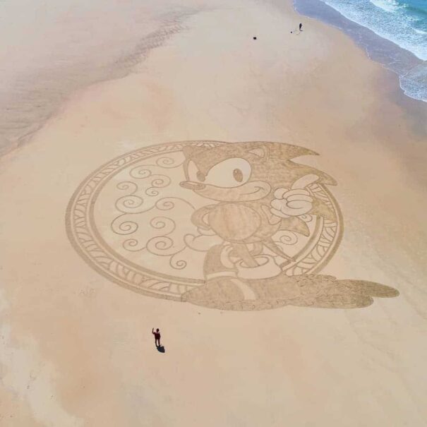 20 Times This Artist Created Enormous Sand Drawings Just To Be Washed ...