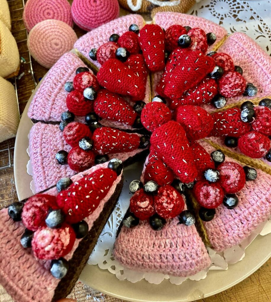 15 Inedible But Delectable-Looking Dishes From Kate Jenkins' Crocheted ...