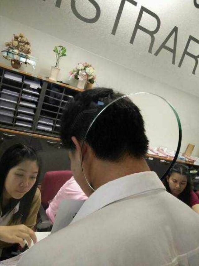 The "No Context" Facebook Page Shares Photos That Give Off Threatening ...