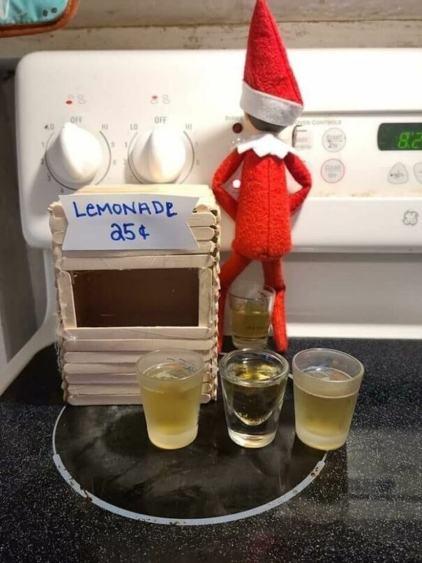20 Parents Whose 'Elf On The Shelf' Scheme Went Hilariously Wrong ...