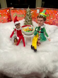 20 Parents Whose 'Elf On The Shelf' Scheme Went Hilariously Wrong ...