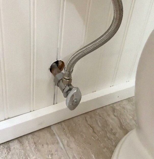 20 Stills From Woman’s "Welcome To My Horribly Flipped House" Viral ...