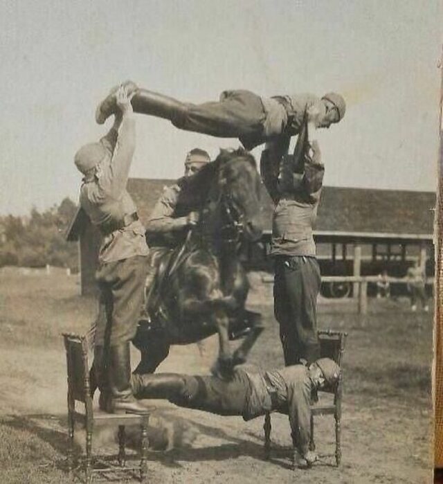 30 Vintage Photos Of Historic Moments From Around The World | DeMilked