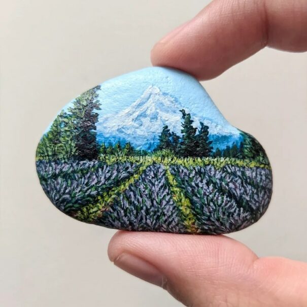 15 Times This Artist Painted Beautiful Scenes Of Oregon On Small Pebble ...