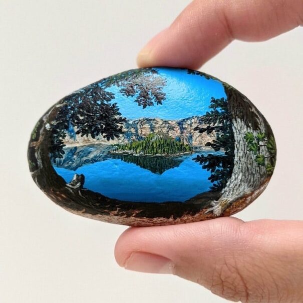 15 Times This Artist Painted Beautiful Scenes Of Oregon On Small Pebble ...