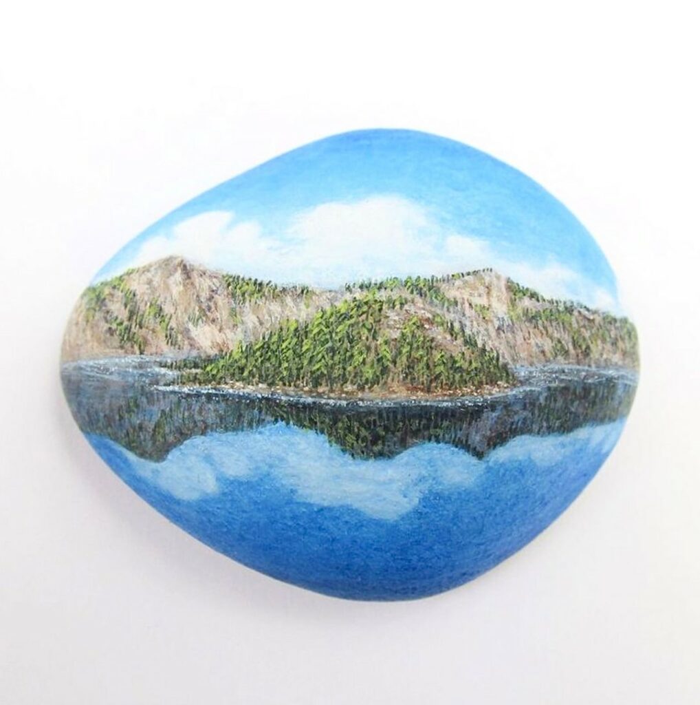 15 Times This Artist Painted Beautiful Scenes Of Oregon On Small Pebble ...