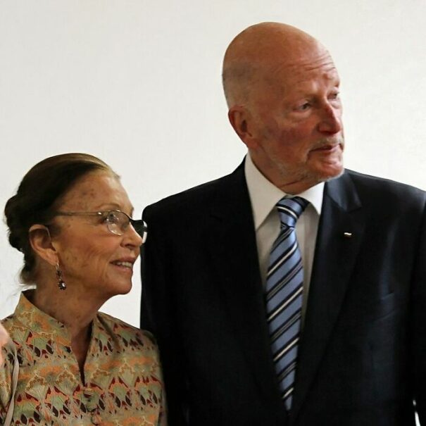 20 Famous People From History That Are Still Alive | DeMilked