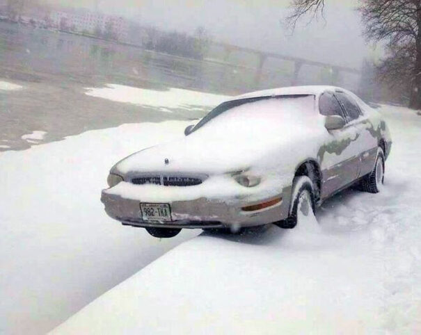 These 30 Lucky People Averted Near-Disaster By A Hair | DeMilked