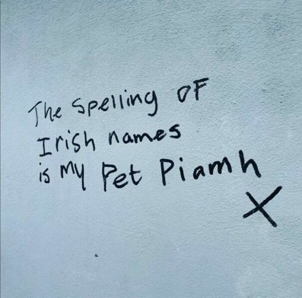 20 Hilarious Graffiti Spotted In Random Places | DeMilked