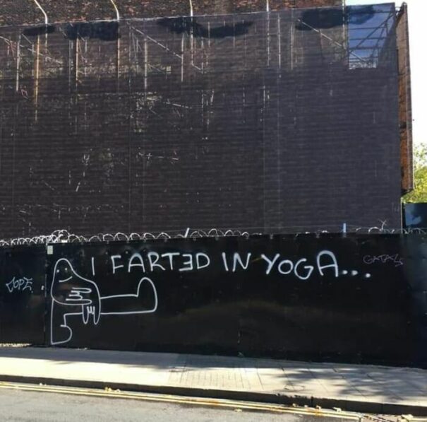 20 Hilarious Graffiti Spotted In Random Places | DeMilked