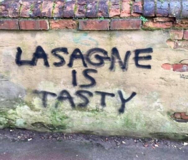 20 Hilarious Graffiti Spotted In Random Places | DeMilked