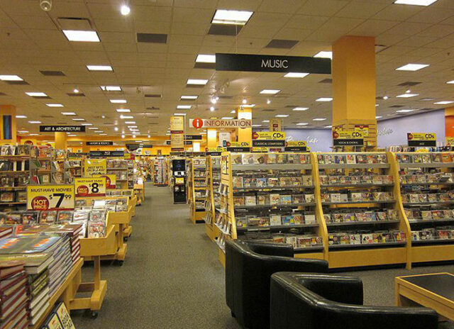 25 People Whose Great Lies Led To An Insane Charade To Keep Up The Lie ...