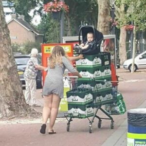 20 Confusing Images Without Context That Might Make You Question Things ...