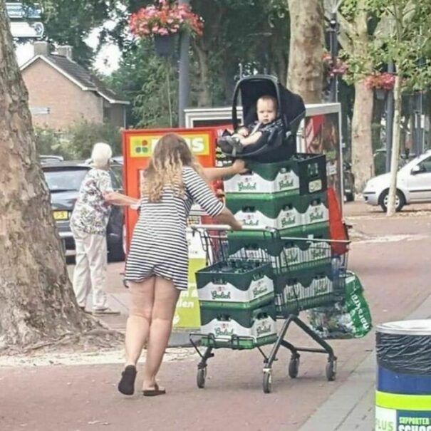 20 Confusing Images Without Context That Might Make You Question Things ...